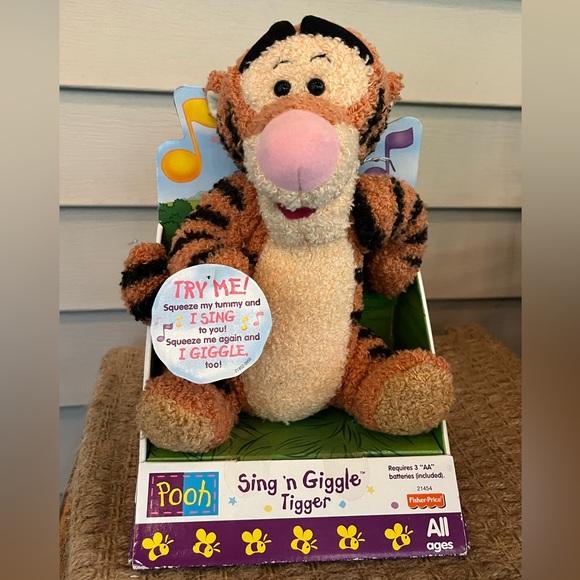 Disney | Toys | Video New Vintage 998 Disney Sing N Giggle Tigger Plush ...